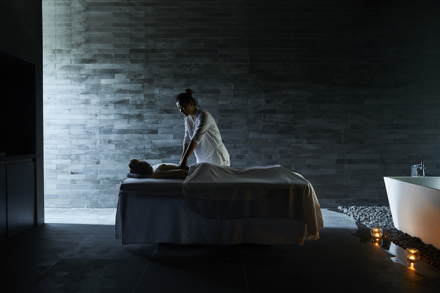 Yoshi Makino | The Mist Hot Spring Hotel – Hello Artists